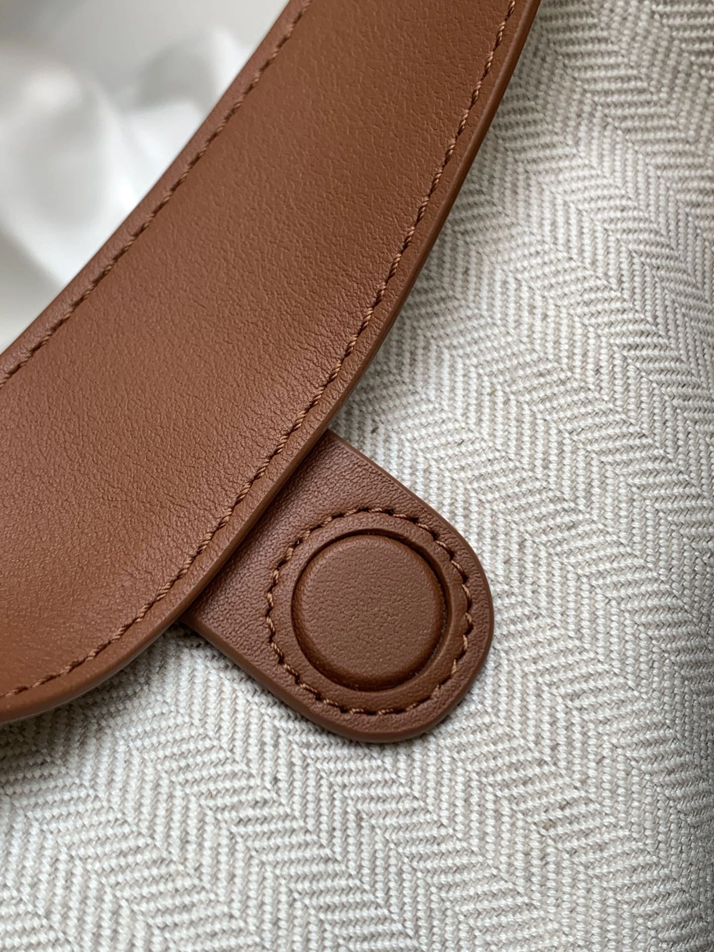 High accuracy Loewe Hobo Bags