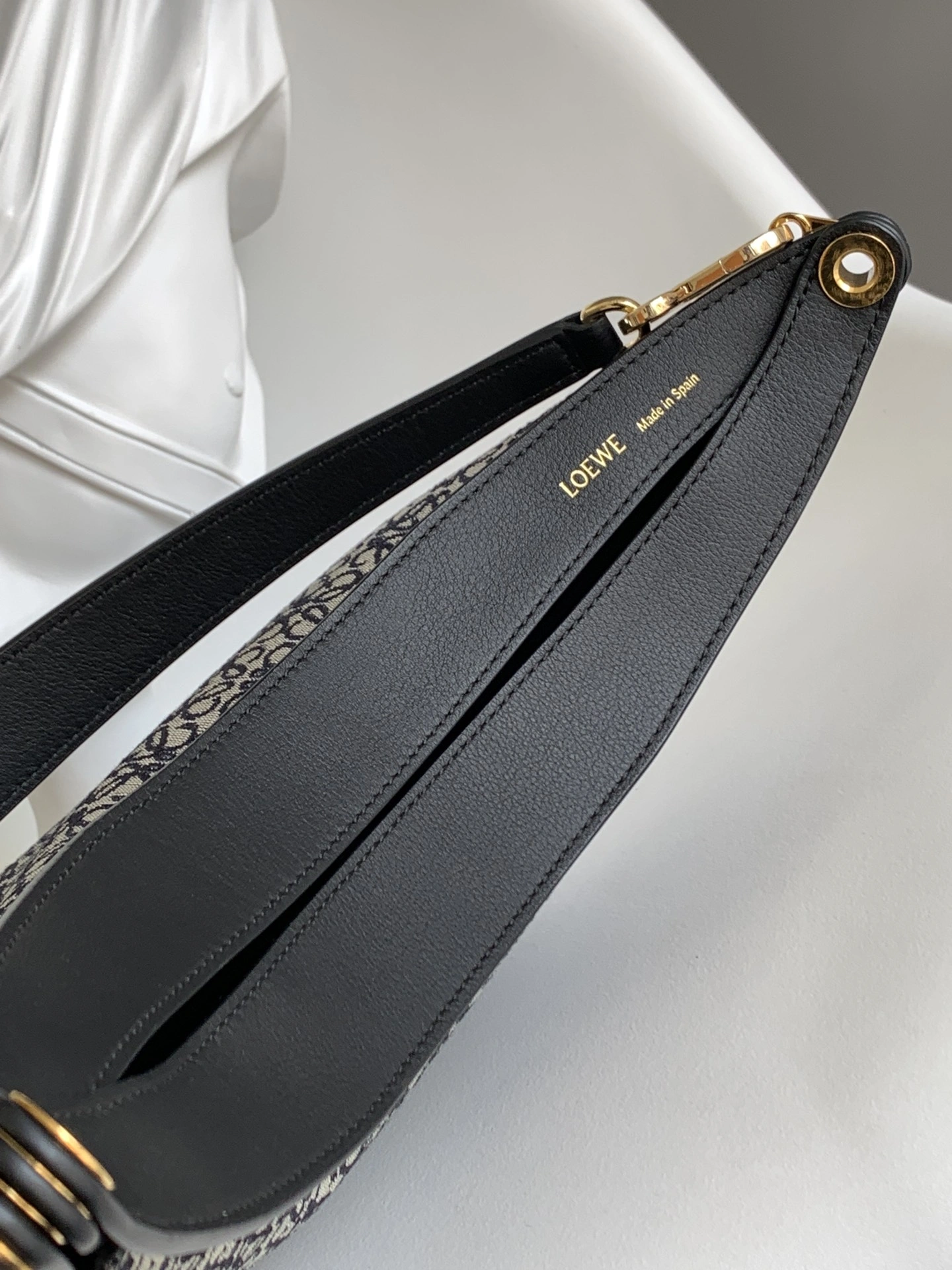 Top match Loewe Hobo Bags