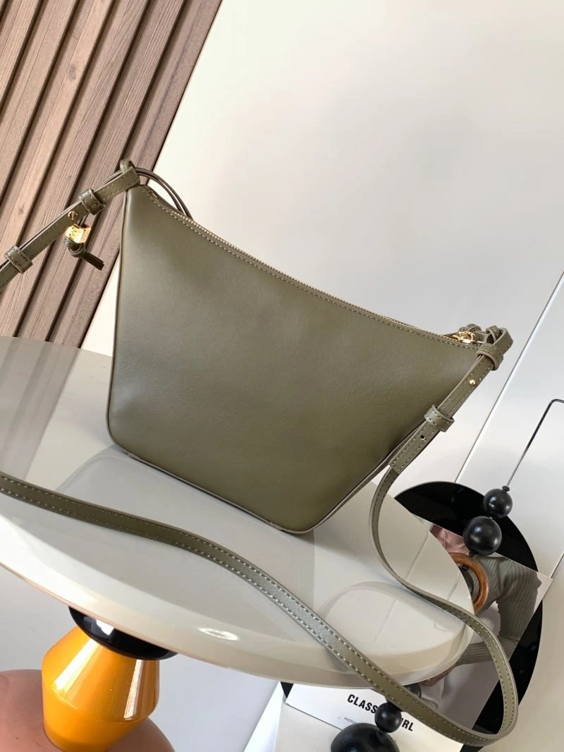 Low-cost Loewe Hobo Bags
