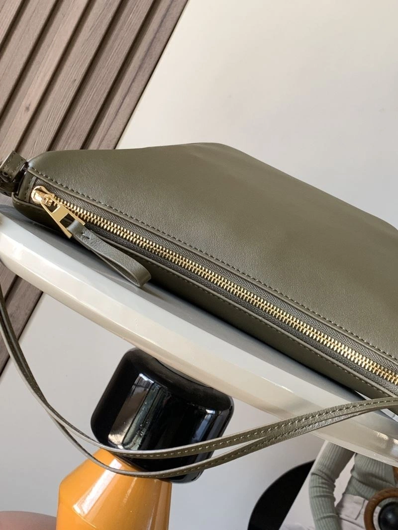 Low-cost Loewe Hobo Bags