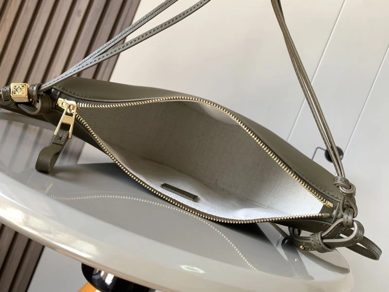 Low-cost Loewe Hobo Bags