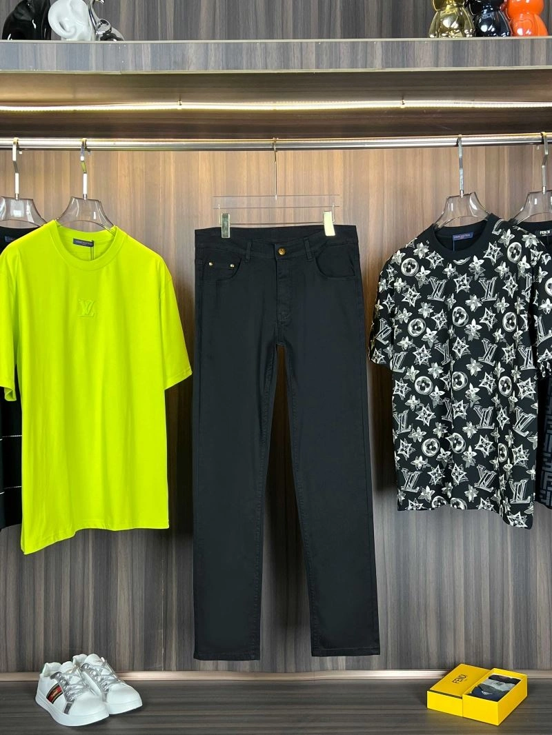 Low-cost Loewe Jeans