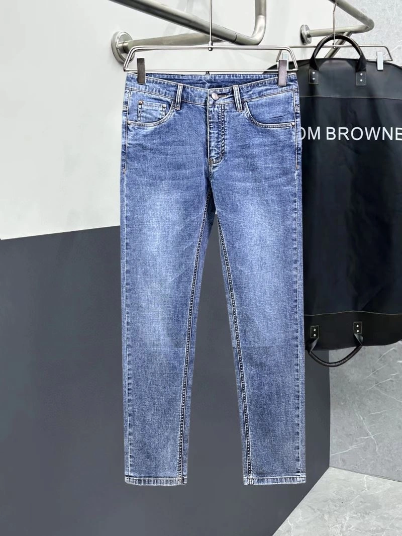 Accurate model Loewe Jeans