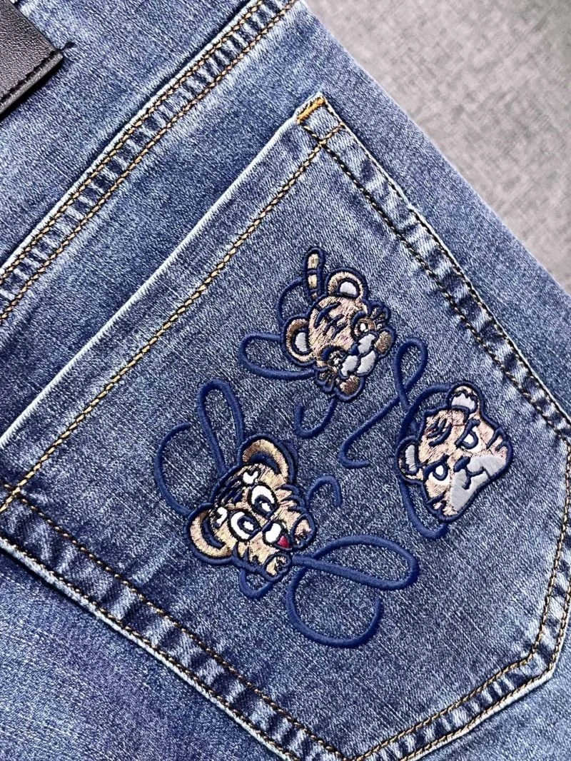 Accurate model Loewe Jeans