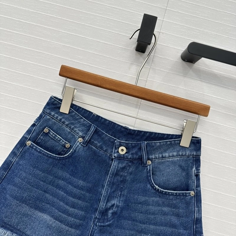 Low-cost Loewe Jeans