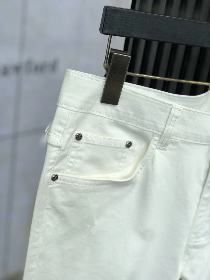 Low-cost Loewe Jeans