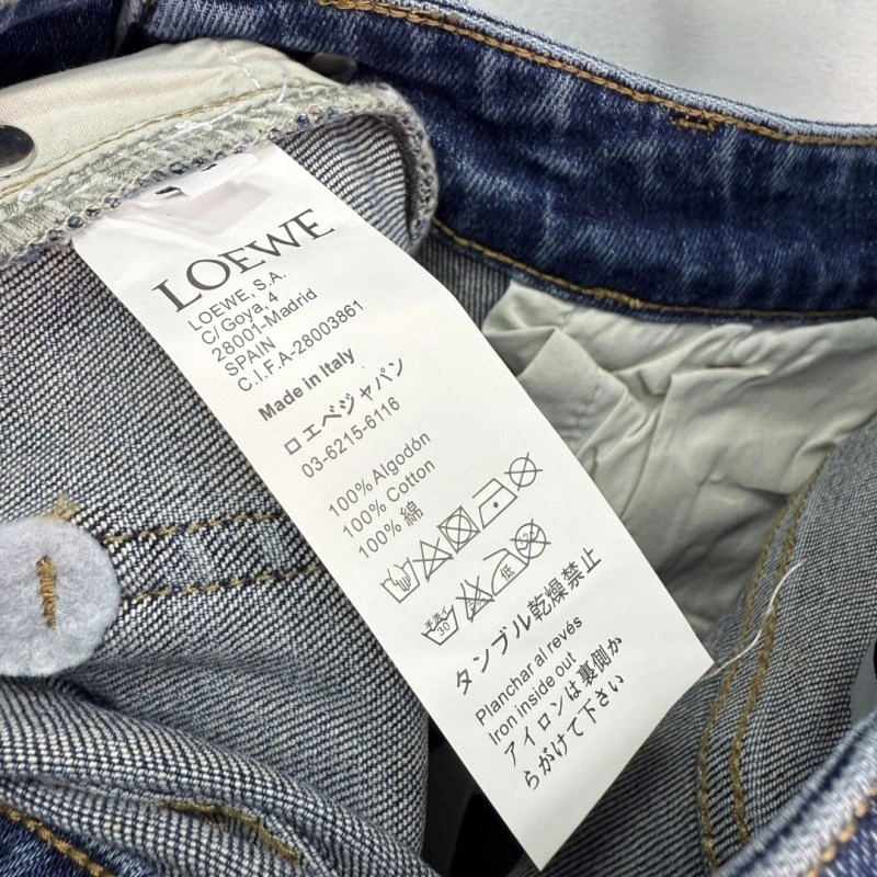 Accurate model Loewe Jeans
