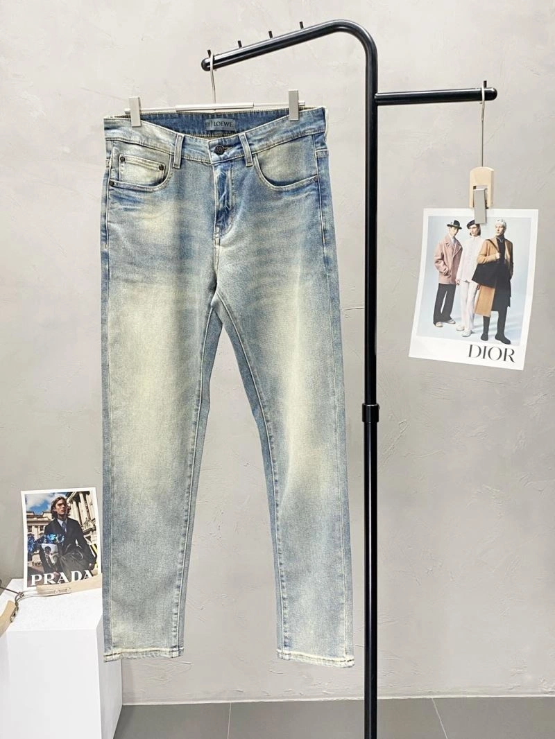 Accurate model Loewe Jeans