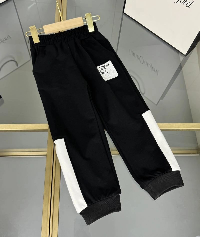 Indistinguishable Loewe Kids