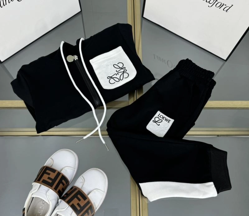 Indistinguishable Loewe Kids
