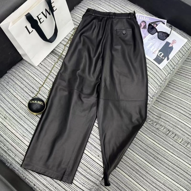 Low-cost Loewe Long Pants