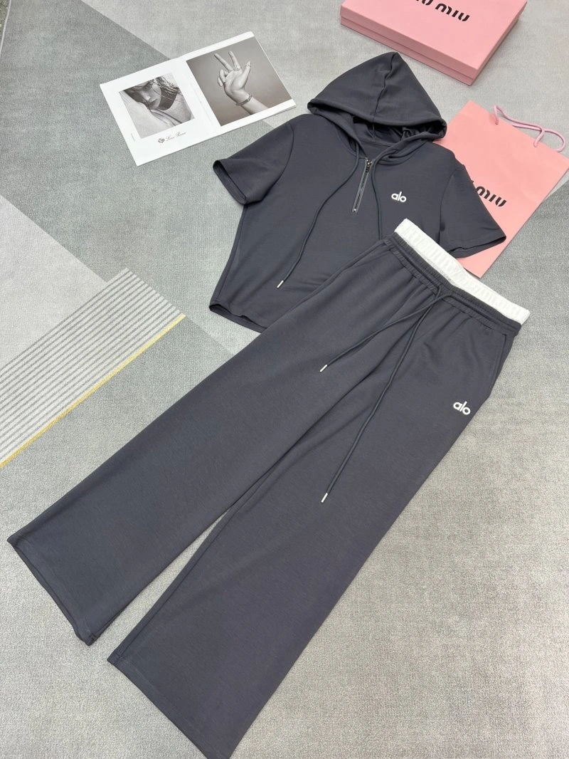 Loewe Long Suits