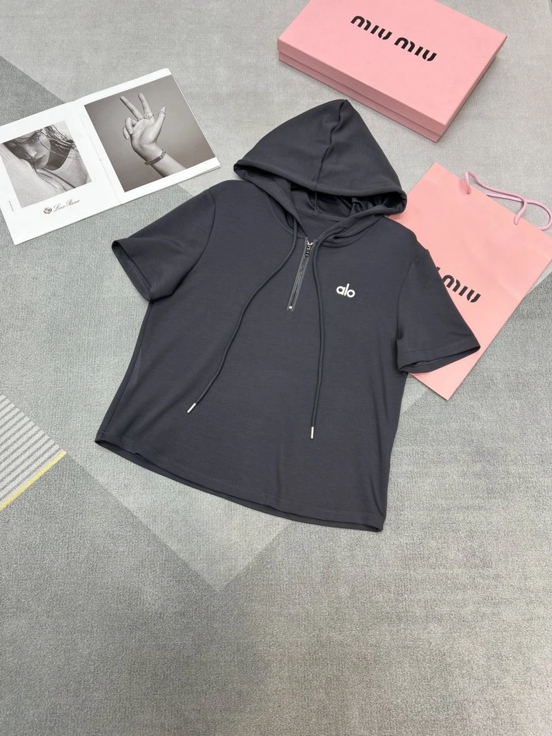 Accurate model Loewe Long Suits