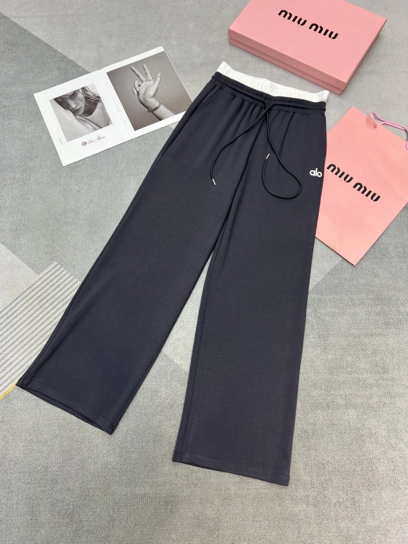 Accurate model Loewe Long Suits