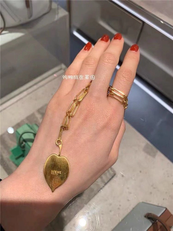 Factory-made Loewe Necklaces