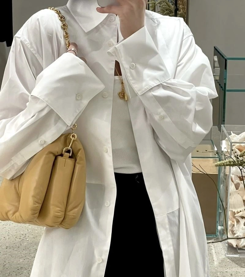 Indistinguishable Loewe Necklaces