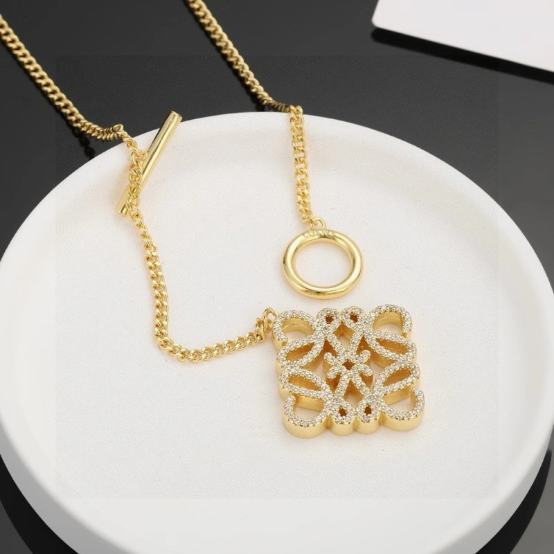 Low-cost Loewe Necklaces