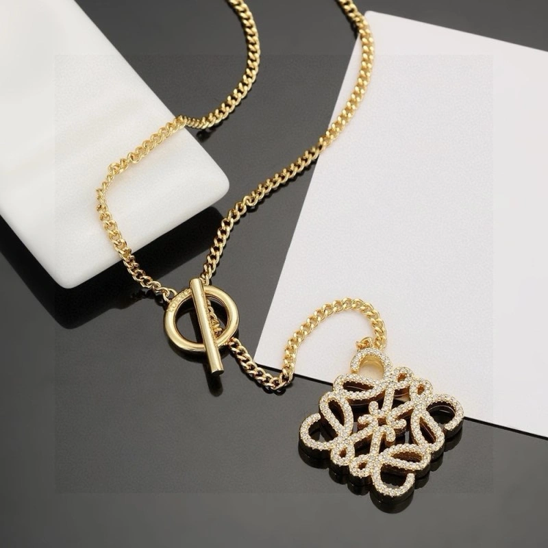 Low-cost Loewe Necklaces