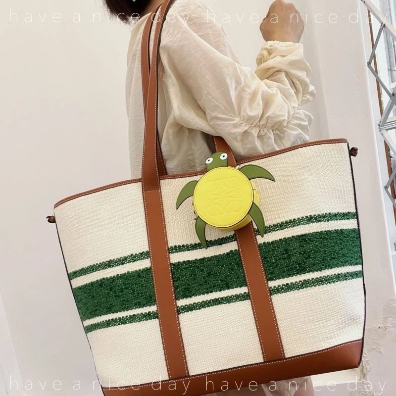 High accuracy Loewe Ornaments