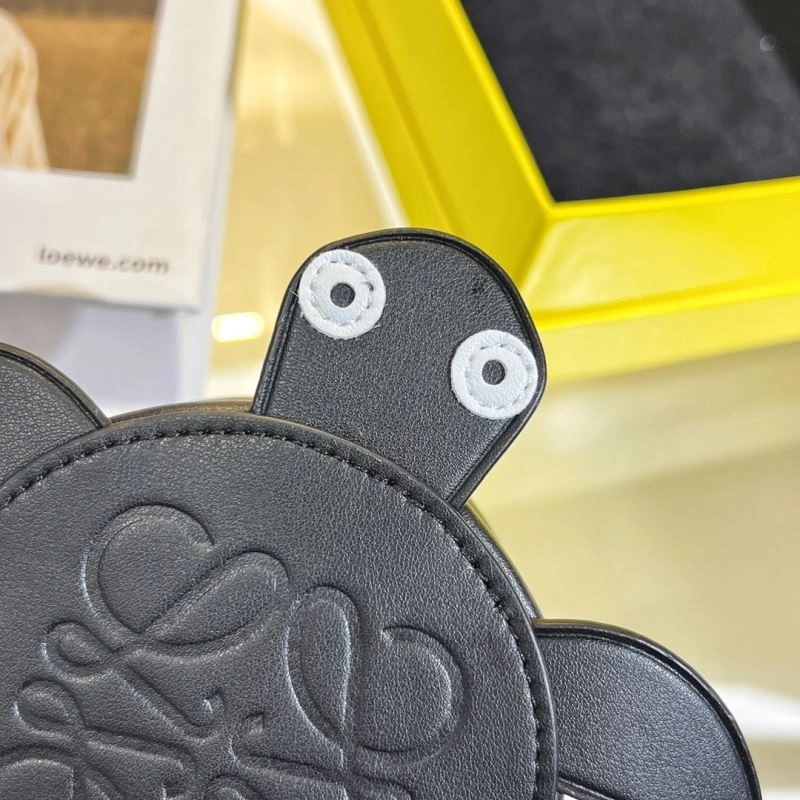 High accuracy Loewe Ornaments