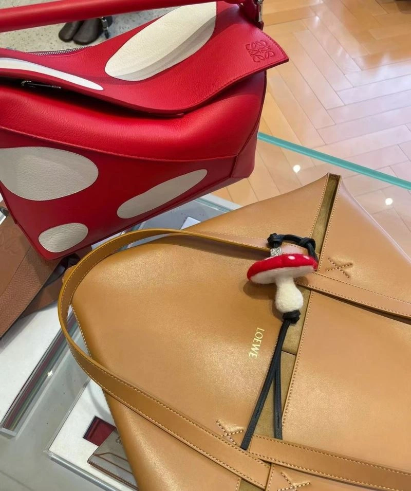 Budget-friendly Loewe Ornaments