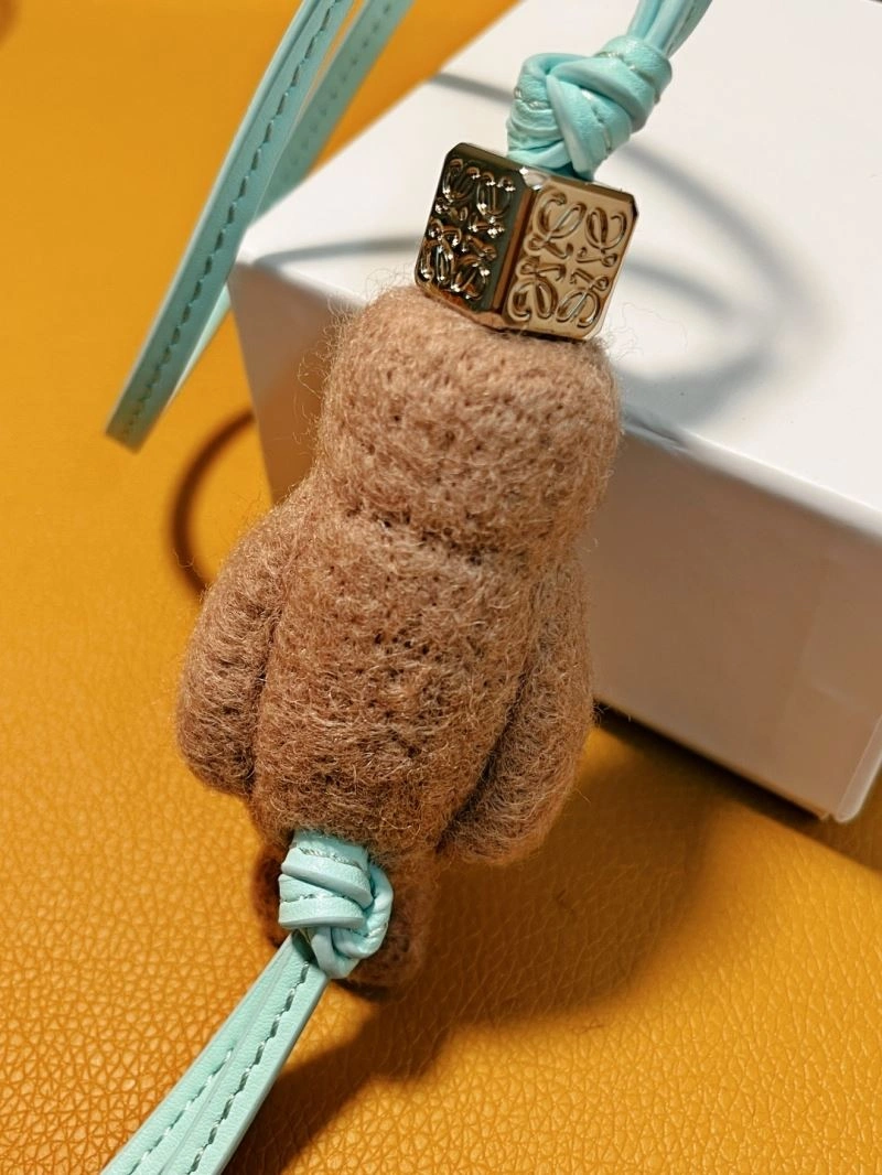 Indistinguishable Loewe Ornaments