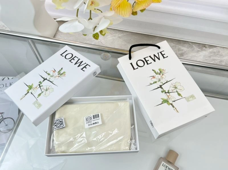 Budget-friendly Loewe Ornaments