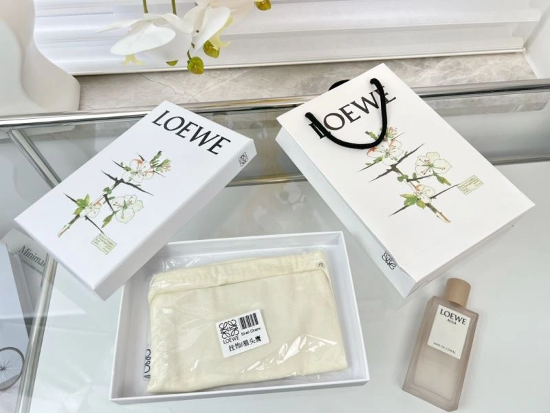 Bargain Loewe Ornaments