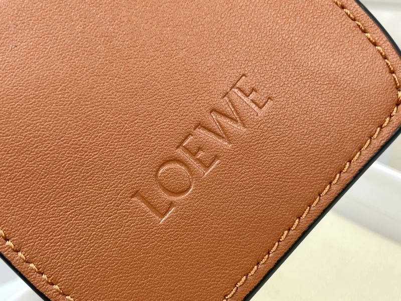 Low-cost Loewe Ornaments
