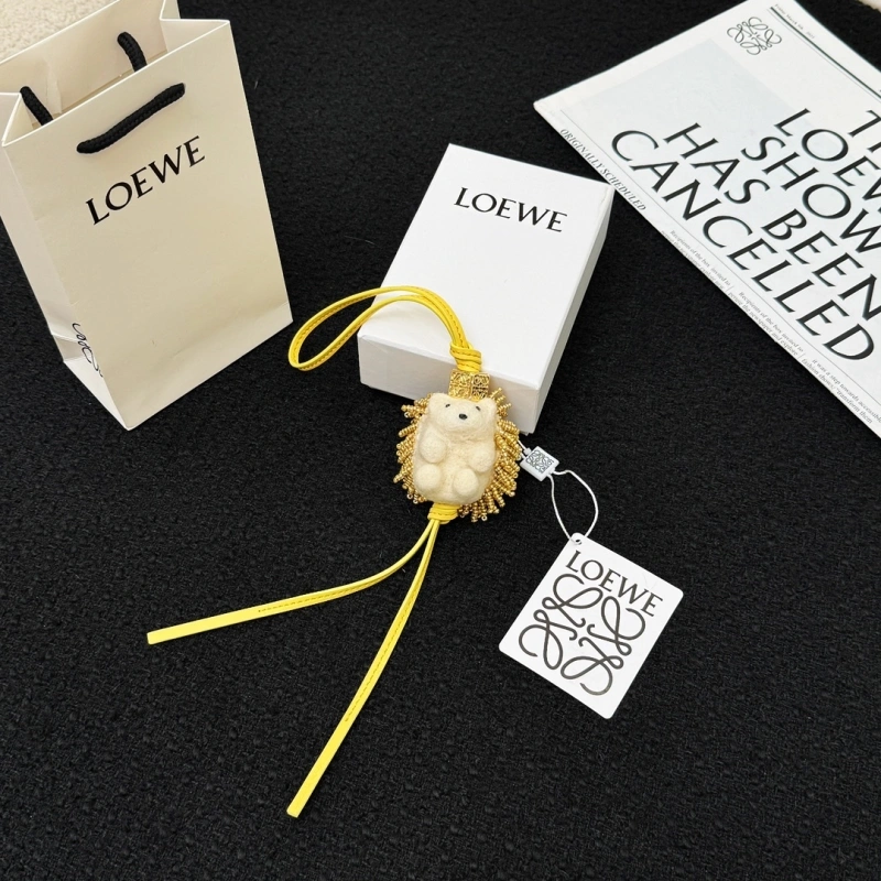 Low-cost Loewe Ornaments