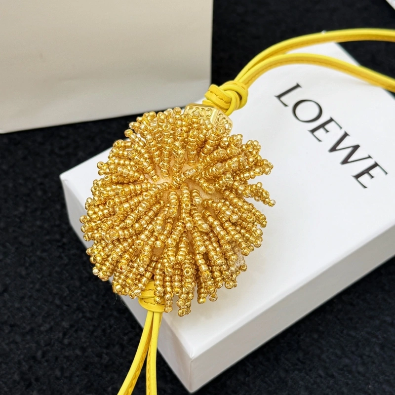Low-cost Loewe Ornaments
