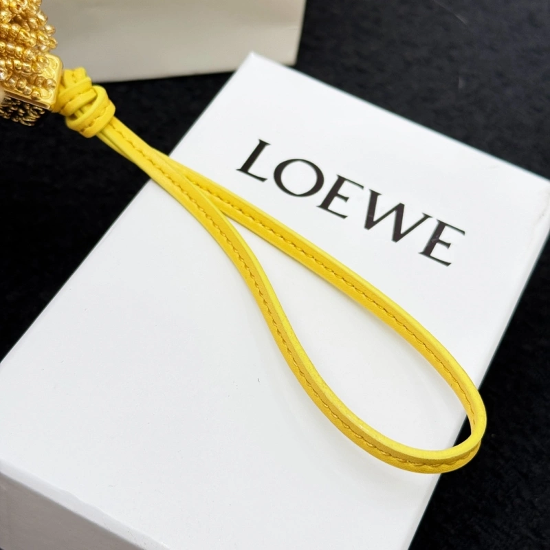 Low-cost Loewe Ornaments