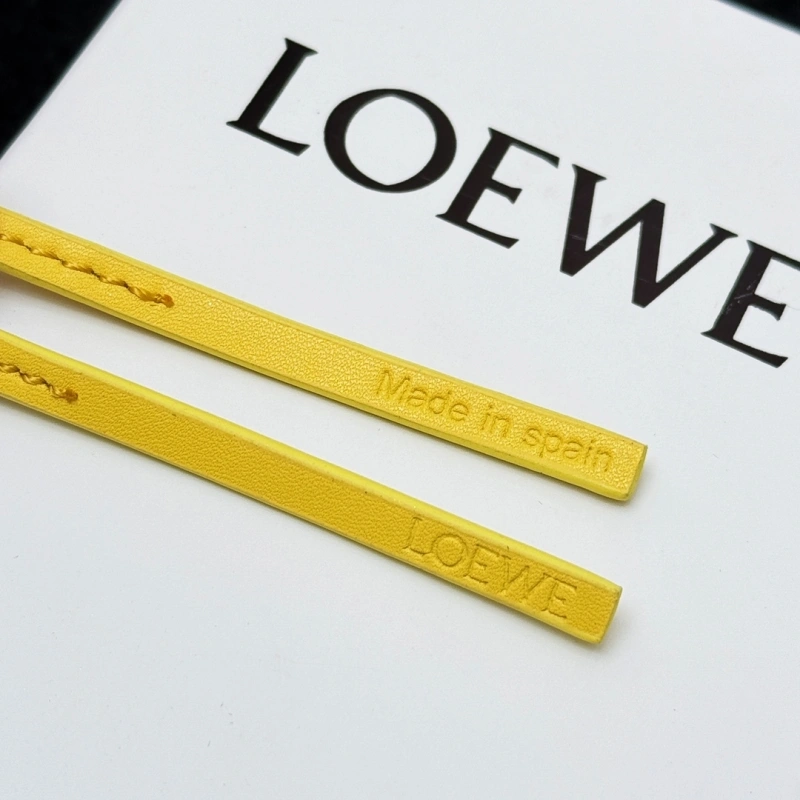 Low-cost Loewe Ornaments