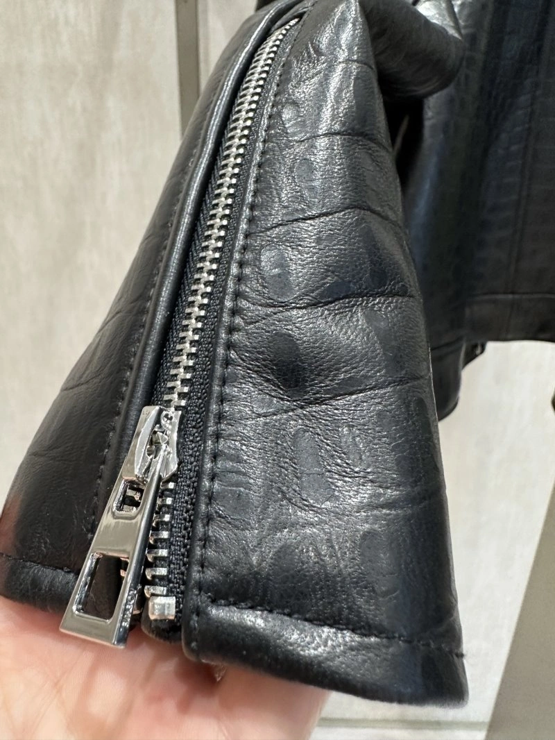 Exact replica Loewe Outwear