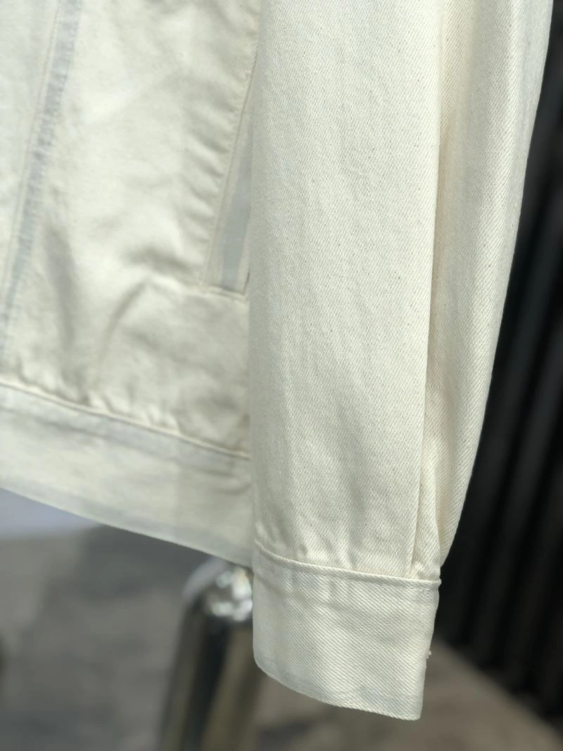 Low-cost Loewe Outwear