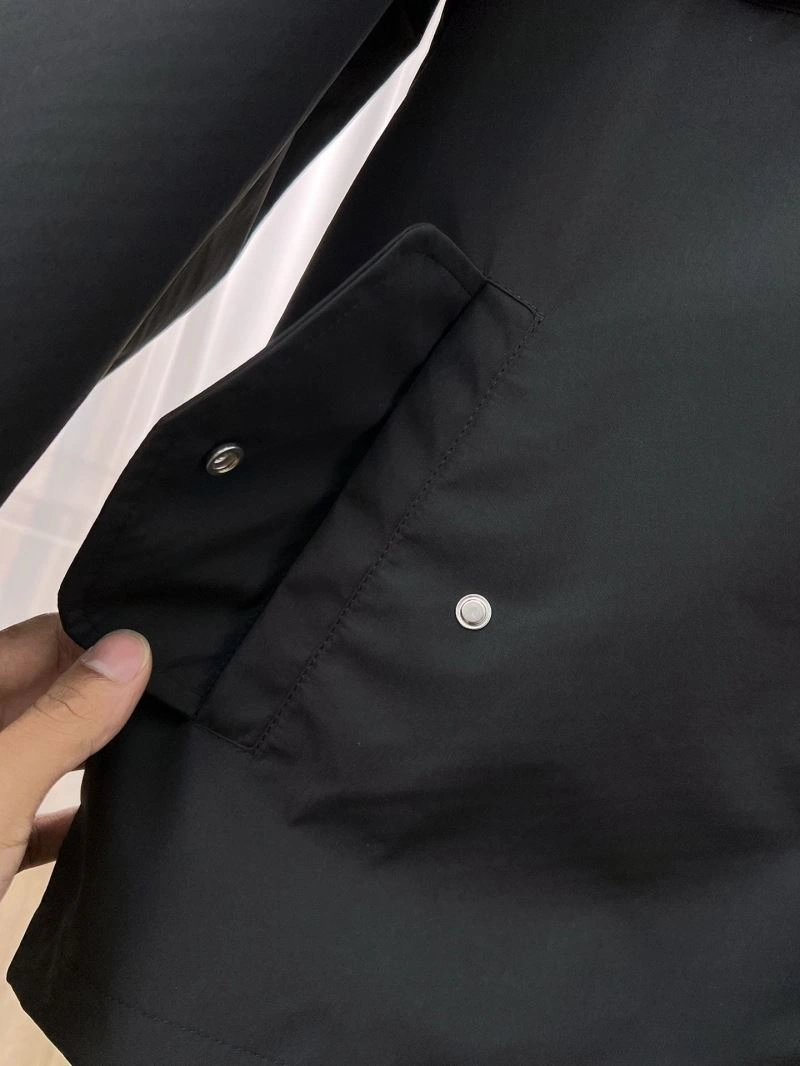 Low-cost Loewe Outwear