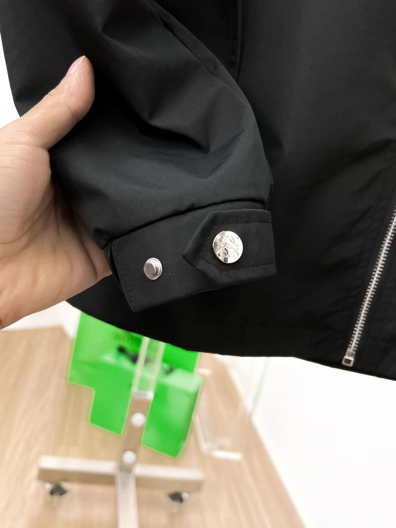Low-cost Loewe Outwear