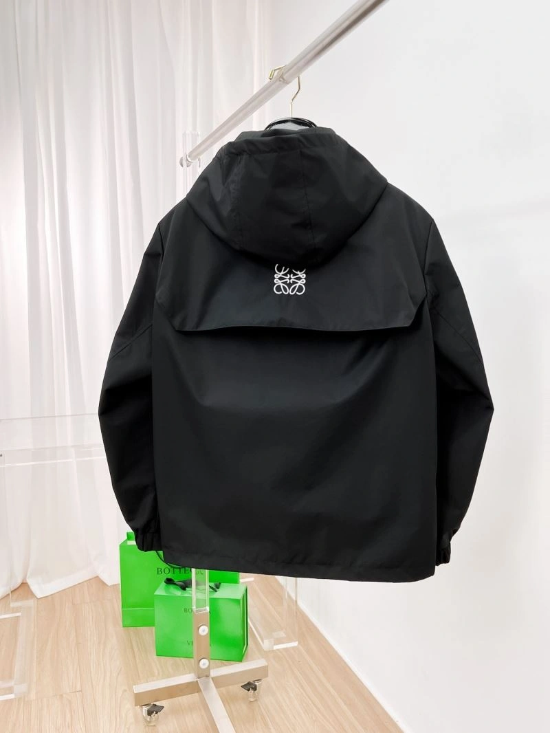 Low-cost Loewe Outwear