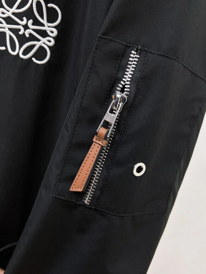 Low-cost Loewe Outwear