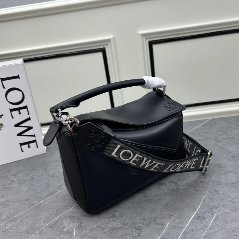Low-cost Loewe Puzzle Bags
