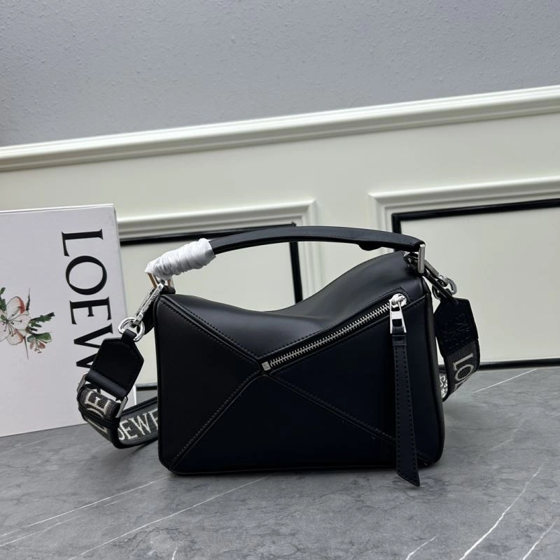 Low-cost Loewe Puzzle Bags