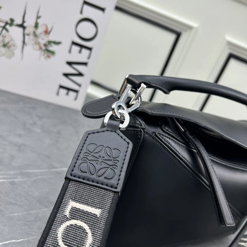 Low-cost Loewe Puzzle Bags