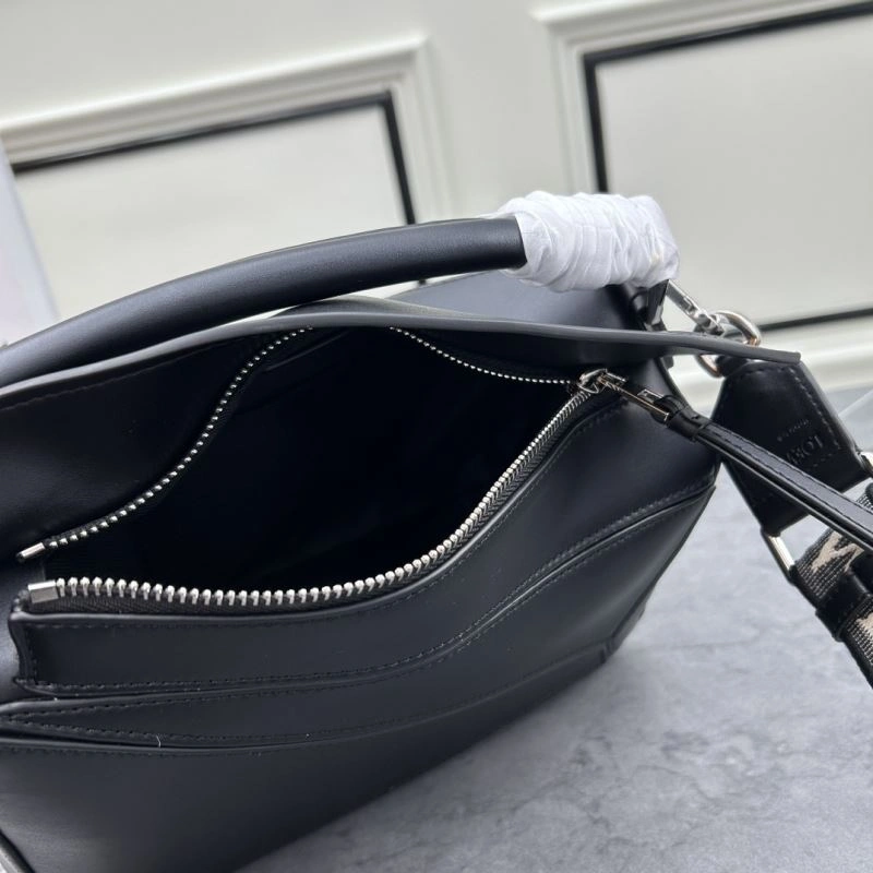 Low-cost Loewe Puzzle Bags