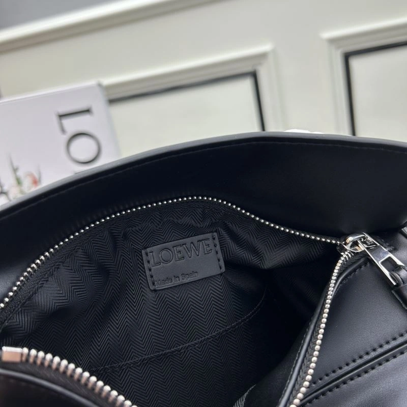 Low-cost Loewe Puzzle Bags