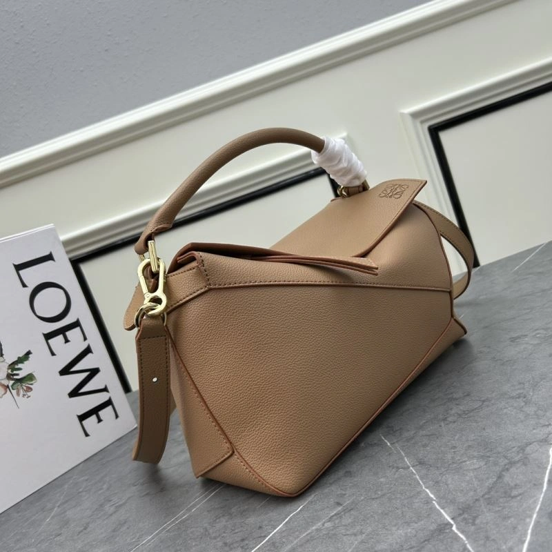 Low-cost Loewe Puzzle Bags