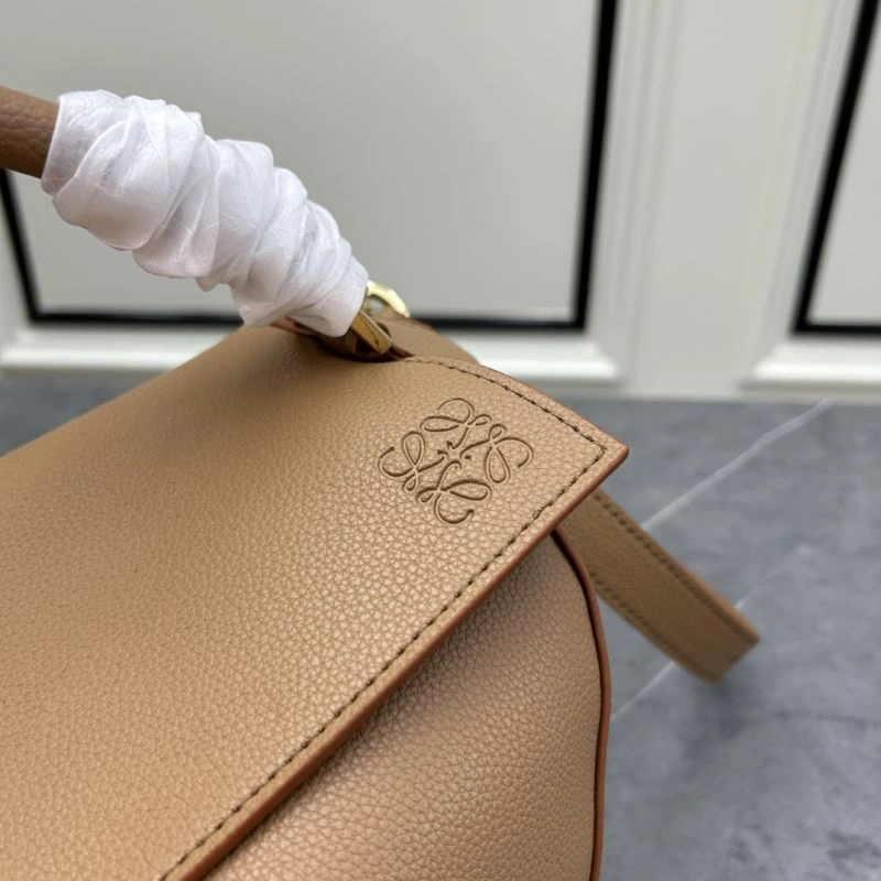 Low-cost Loewe Puzzle Bags