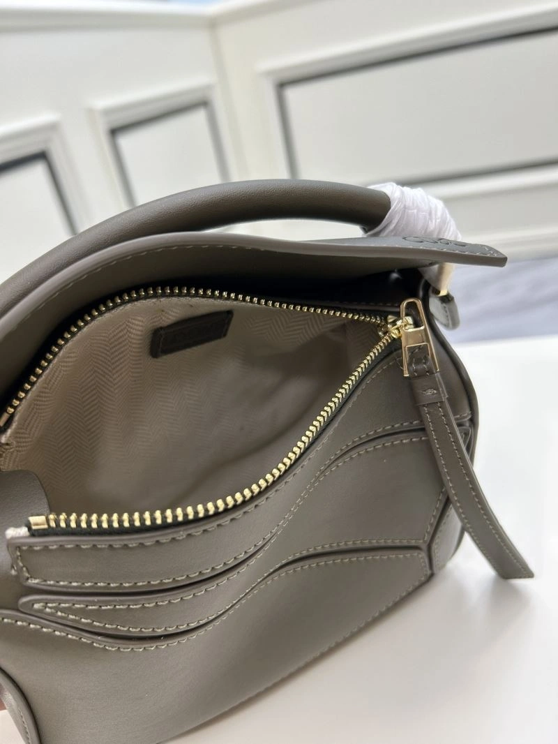 Low-cost Loewe Puzzle Bags