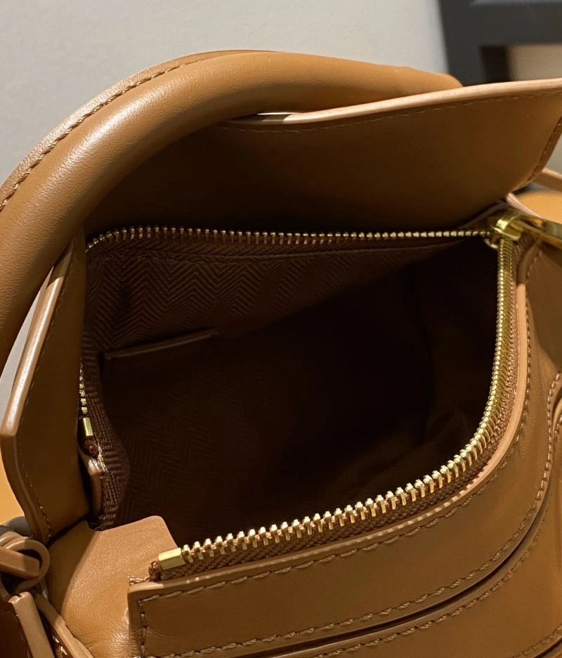 Low-cost Loewe Puzzle Bags