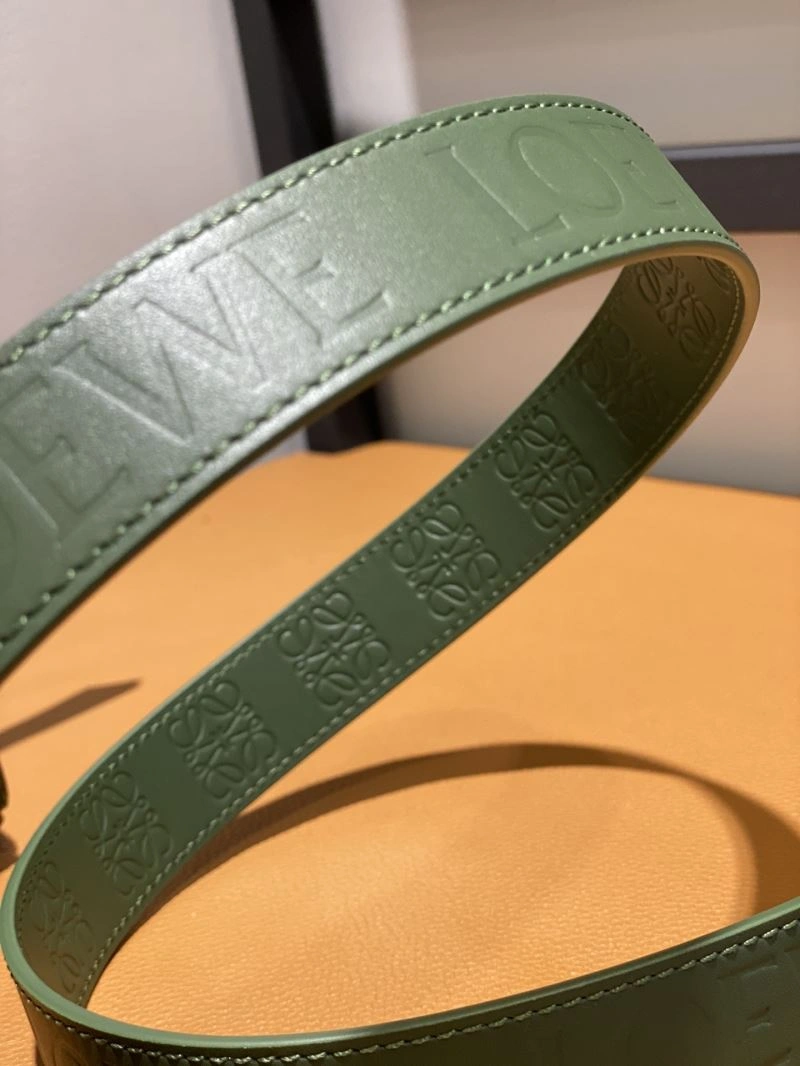 Low-cost Loewe Puzzle Bags