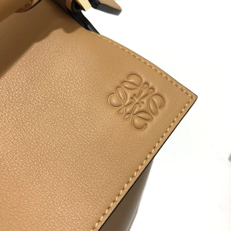 Top match Loewe Puzzle Bags